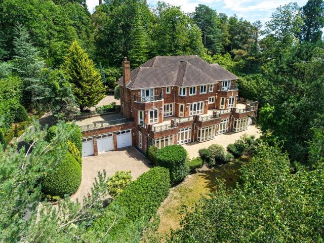 Ravenscroft Road, Weybridge, Surrey KT13, 4 bed detached house to rent, £19,500 pcm | PrimeLocation