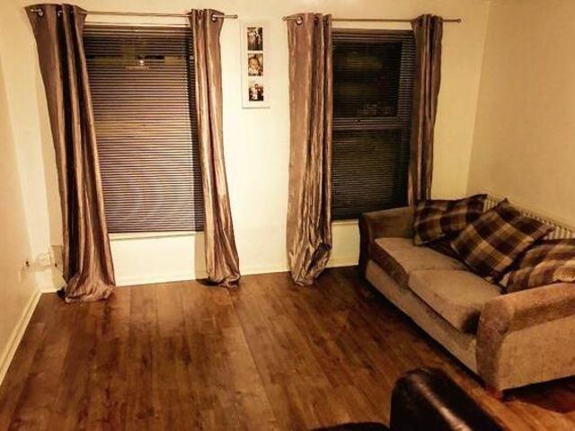 Ravensdene Court, Lucknow Road, 2 Bedroom Flat