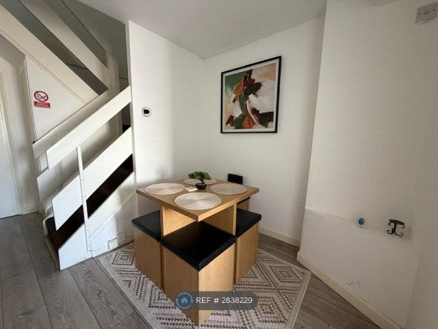 Ravensfield, Basildon SS14, Room to rent, £650 pcm | PrimeLocation