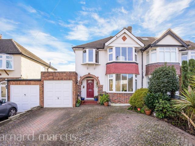 Ravensfield Gardens, Epsom KT19, 4 bed property to rent, £3,000 pcm | PrimeLocation