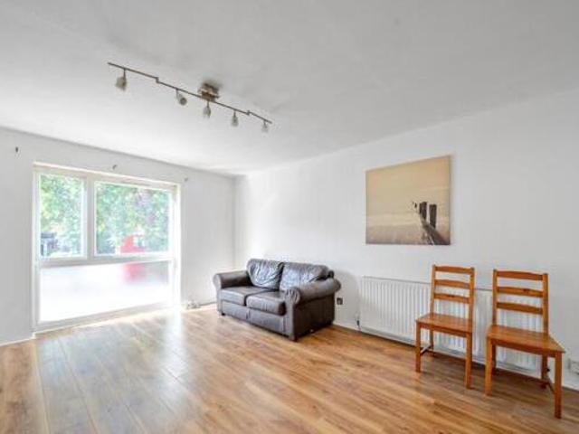 Ravensmede Way, Chiswick, 2 Bedroom Flat