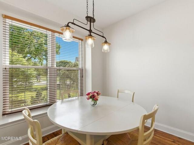 Ravenwood Ct, Freehold, Home For Sale