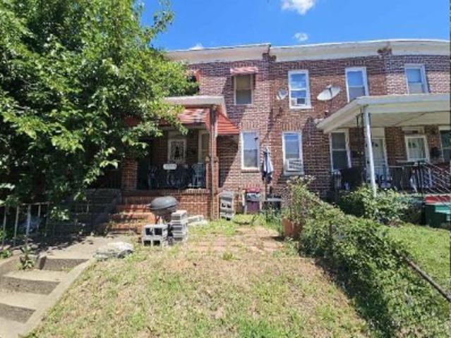 Ravenwood Ave