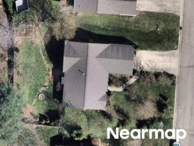 Ravenwood Ln