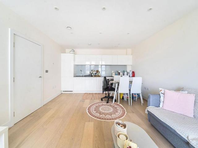 Ravilious House, Hammersmith, London, W6 1 bed flat to rent £2,500 pcm £577 pw