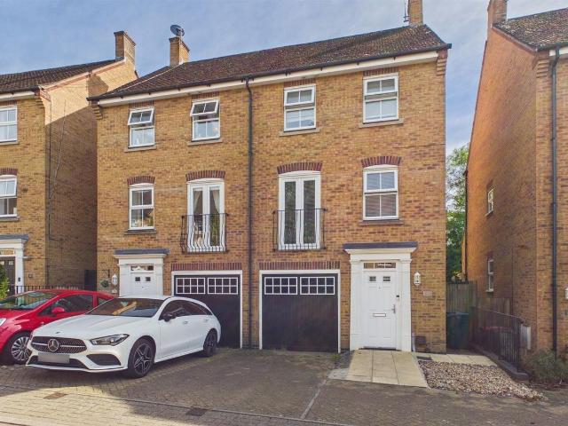 Rawlinson Road, Maidenbower RH10, 3 bed semi detached house to rent, £1,900 pcm | PrimeLocation