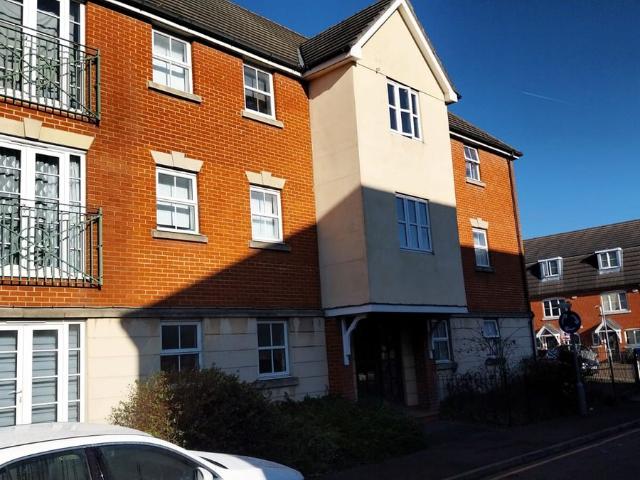 Rawlyn Close, Grays RM16, 2 bed flat to rent, £1,500 pcm | PrimeLocation