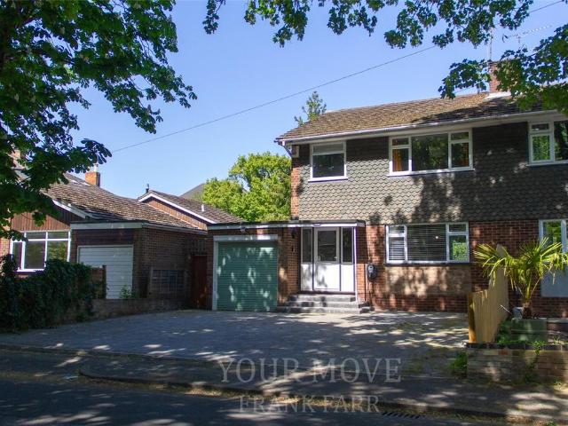 Ray Park Road, Berkshire SL6 3 bed semi detached house to rent £2,400 pcm £554 pw