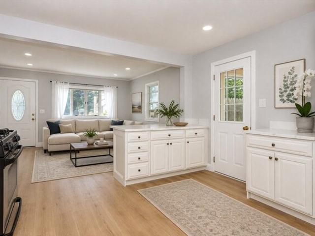 Rayburn Rd Unit,stoughton, Condo For Sale