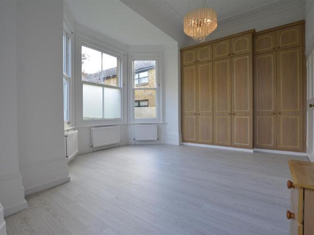 Rayleigh Road, Hutton, Brentwood CM13, 2 bed flat to rent, £1,750 pcm | PrimeLocation
