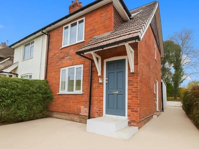 Raymond Crescent, Guildford GU2, Room to rent, £950 pcm | PrimeLocation