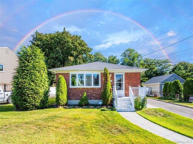 Raymond Rd, North Bellmore, Home For Sale