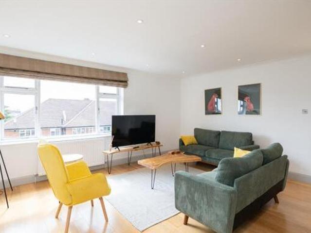 Raymond Road, London, 3 Bedroom Flat