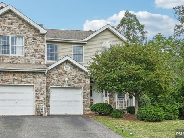 Raymound Blvd, Par Troy Hills Township, Home For Sale