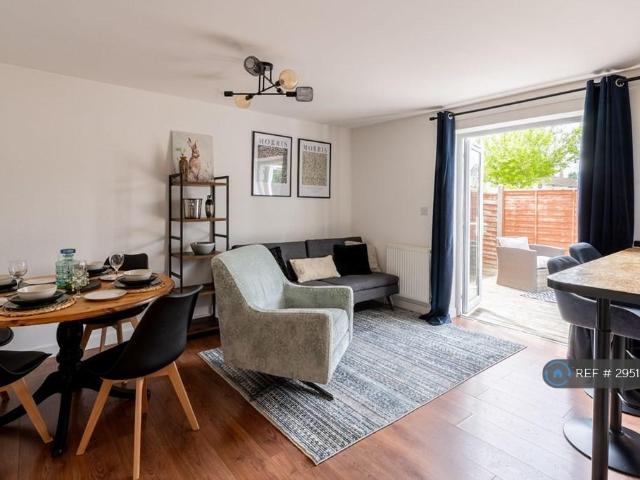 Raymund Road, Marston, Oxford, OX3 2 bed detached house to rent £2,100 pcm £485 pw