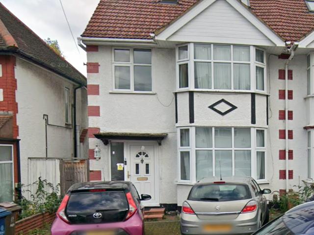 Rayners Lane, Harrow HA2 6 bed semi detached house to rent £4,500 pcm £1,038 pw