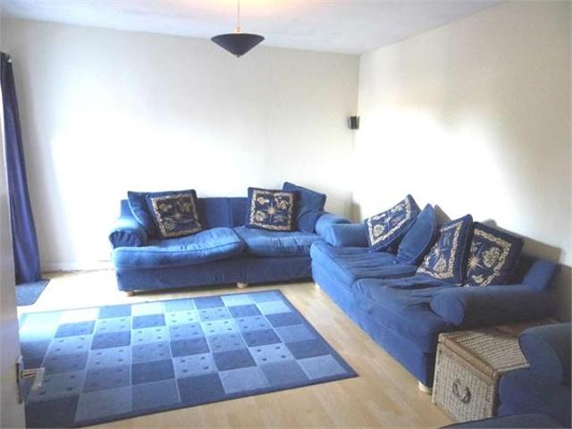 Rayners Lane, PINNER HA5 2 bed flat to rent £1,650 pcm £381 pw
