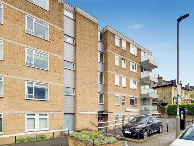 Rayners Road, Putney, London, SW15 1 bed flat to rent £2,000 pcm £462 pw