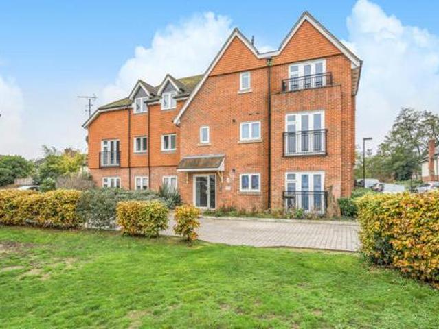 Raynham Close, Guildford, 2 Bedroom Flat
