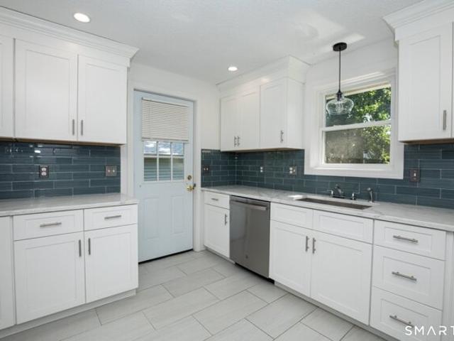 Raynham Rd, East Haven, Home For Sale