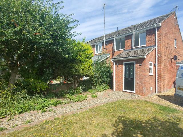 Raynham Road, Bury St. Edmunds IP32, 3 bed property to rent, £1,400 pcm | PrimeLocation