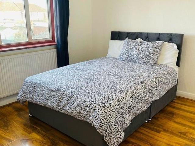 Raynton Drive, Hayes UB4, Room to rent, £750 pcm | PrimeLocation