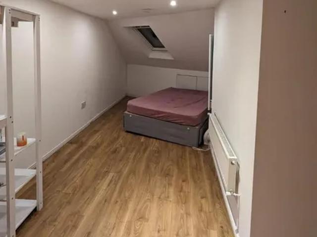 Rays Avenue, London, N18 2NT, United Kingdom | 1 bed house for rent #139264583 | Rentberry
