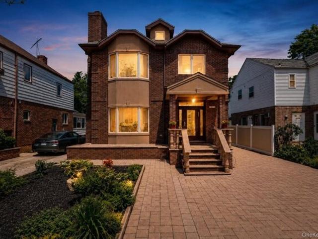 Rd Ter, Kew Gardens Hills, Home For Sale