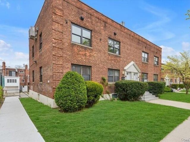 Rd Unit A, Kew Gardens Hills, Property For Sale