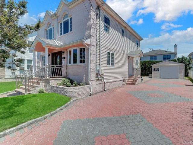 Rd Ave, New Hyde Park, Home For Sale