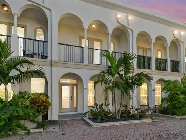 Rd Ave S, Saint Petersburg, Home For Sale