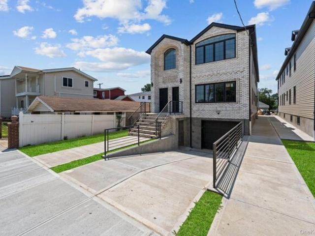 Rd Ave, Springfield Gardens, Home For Sale