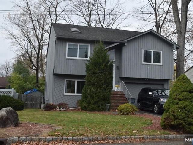 Rd Ave, Roseland, Home For Sale