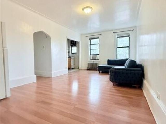 Rd Ave Unit F, Woodside, Property For Sale