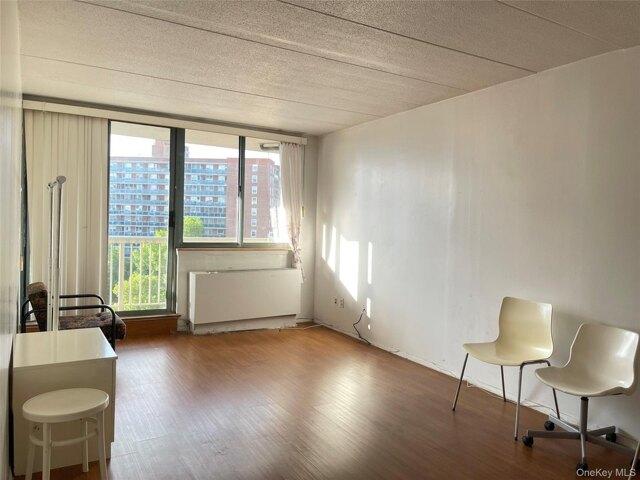 Rd Dr Unit B, Rego Park, Condo For Sale