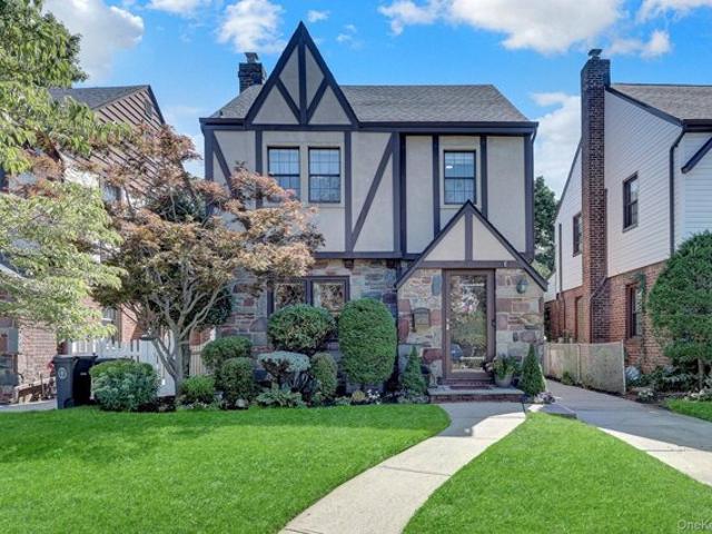 Rd St, Bellerose, Home For Sale