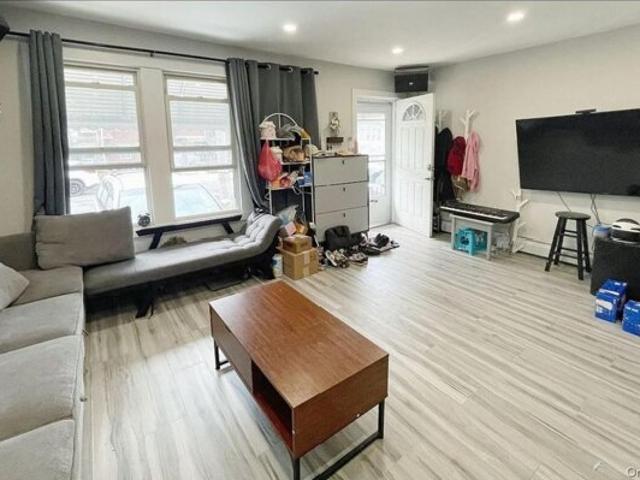 Rd St, Flushing, Home For Sale
