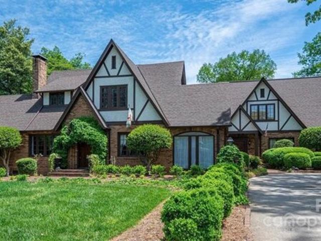 Rd St Ne, Hickory, Home For Sale