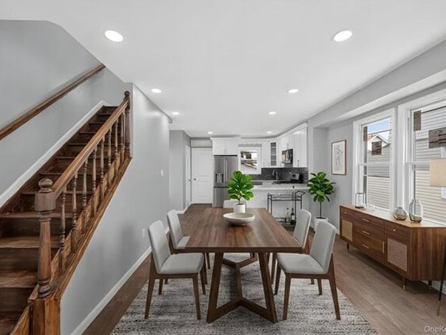 Rd St, Richmond Hill, Home For Sale