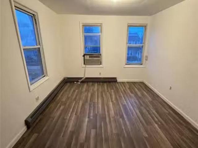rd Street, 2, Saint Albans, NY 11412