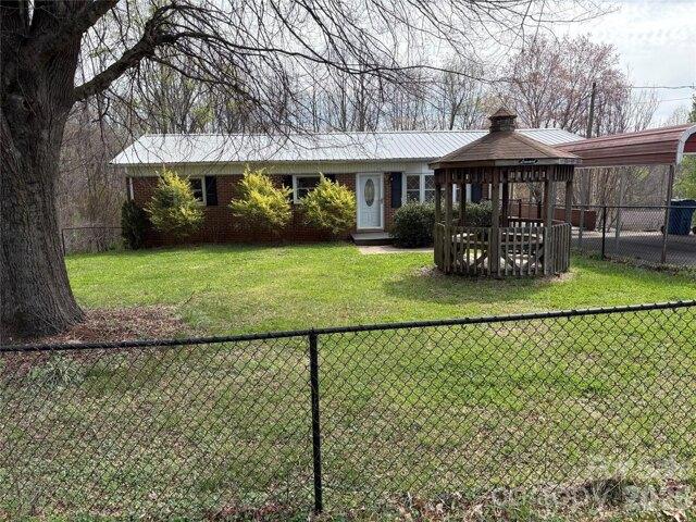 Rd Street Dr Se, Hickory, Home For Sale