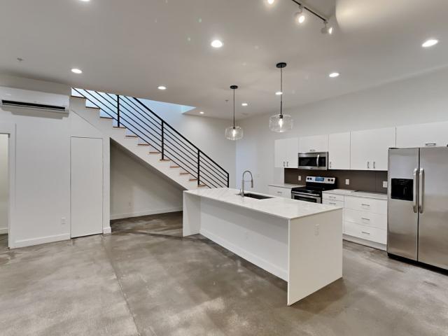 Remarkable Modern 2 Bedroom 2.5 Bathroom Condo in Midtown Downtown Oklahoma City *MOVE IN SPECIAL