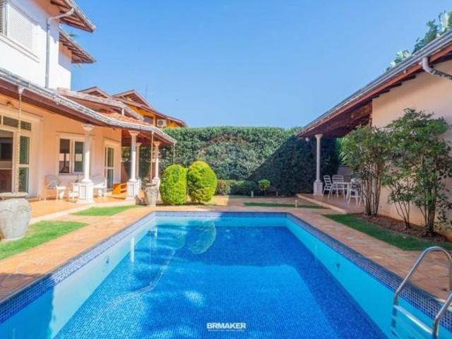 RE/MAX VENDE Casa no Condomínio Estância Paraíso, com 3 suítes, 323m2, lazer completo, por R$ 1.750