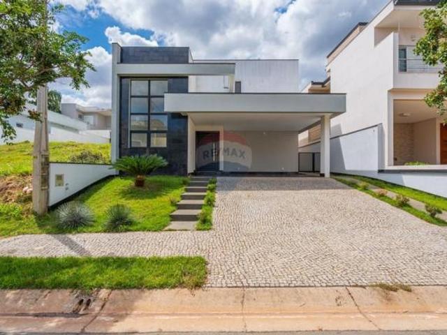 RE/MAX Vende Casa Nova Swiss Park Luzern 360m² I 3 Suítes c/ closet, Piscina, 5 Banheiros R$ R$