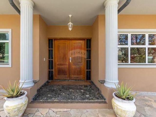 RE/MAX Vende Casa de Condomínio Reserva Colonial Valinhos 656M² R$ 2.929.000 4 Dormitórios 2 Su