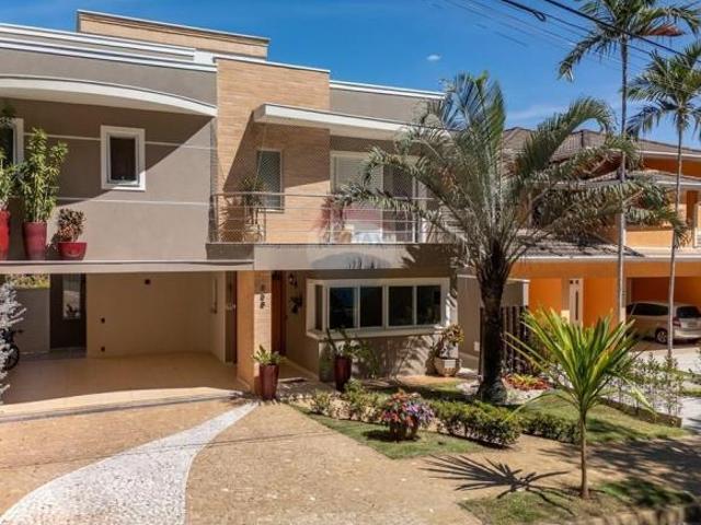 RE/MAX Vende Casa em Condomínio R$ 2.494.000 550m², 4 suítes, 5 banheiros, 4 vagas Parque Prado