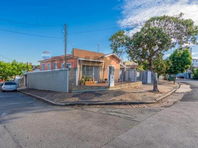 RE/MAX Vende Casa Residencial X Comercial 154m², R$729.000 3 Dormitórios, 2 banheiros, 7 Vagas V