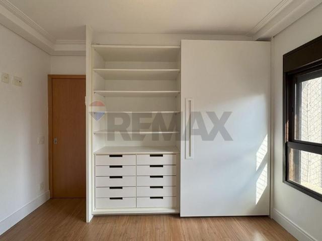 REMAX ALUGA Apartamento para alugar no Cambuí com suíte, cozinha completa e lazer