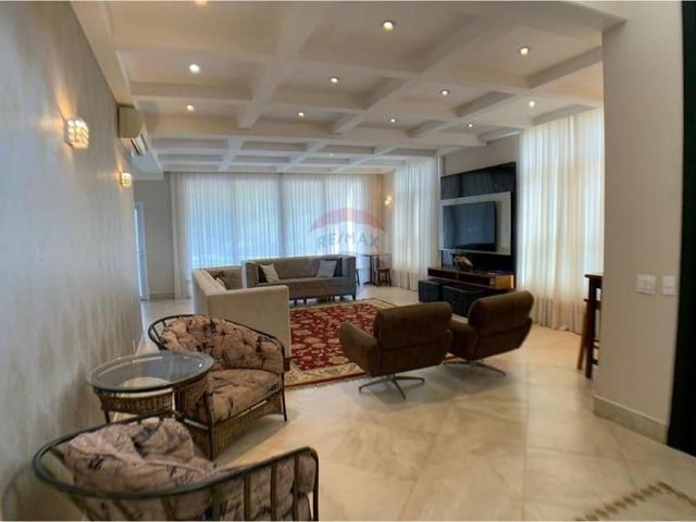 RE/MAX aluga casa residencial em condomínio 4 dormitórios 4 suíte 6 vagas de garagem Chácaras Silvania R$ 30.000 Valinhos, SP