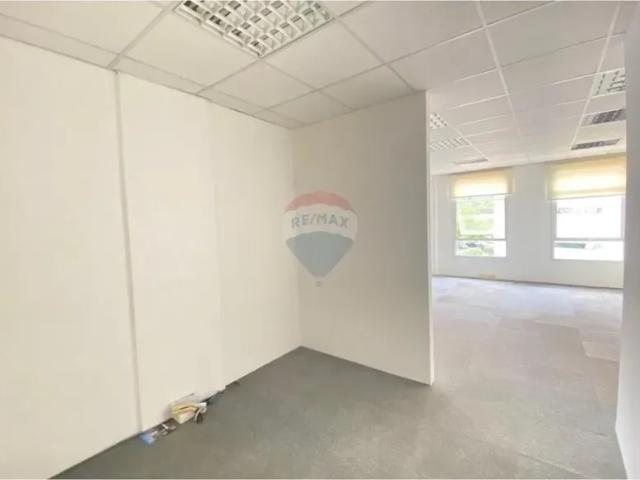 Re/max aluga sala comercial spot galleria r$ 9.480,00